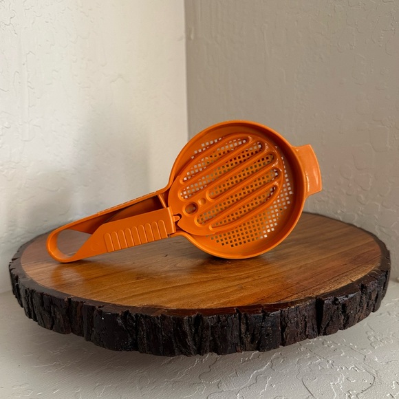 Tupperware | Kitchen | Tupperware Sift It Sugarflour Sifter | Poshmark